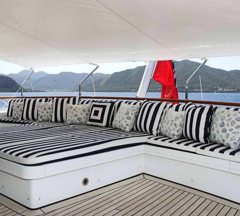 Yacht NEW HAMPSHIRE, a Feadship Superyacht | CHARTERWORLD Luxury ...